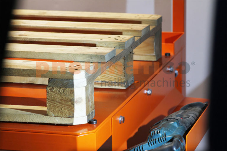 Pallet Repair Table WT1 - Pallet nailing machines